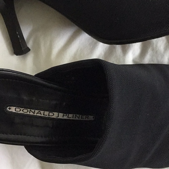 Donald J. Pliner | Shoes | Donald J Pilner Black Slides | Poshmark